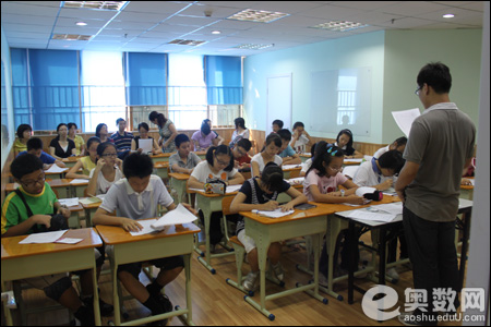 小学教室安静上课图片小学一年级上课图片小学上课图片画画大山谷图库
